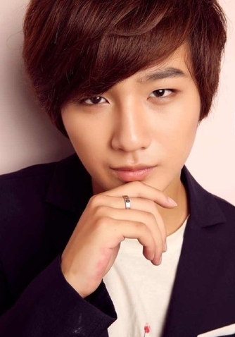 Hongyi Li (26 de Junho de 1998) | Artista | Filmow