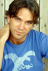 Joshua Weigel | Artista | Filmow