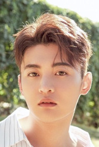 Zhou Jun Chao (21 de Novembro de 1995) | Artista | Filmow