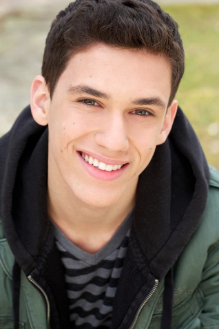 Sam Vartholomeos (8 de Janeiro de 1995) | Artista | Filmow