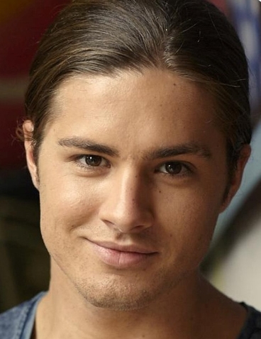 Travis Burns (23 de Abril de 1991) | Artista | Filmow