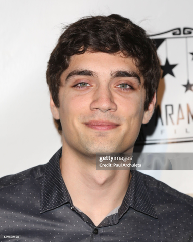 George Finn (21 de Janeiro de 1990) | Artista | Filmow