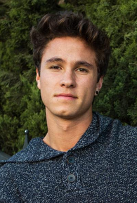 Michael Ronda | Artista | Filmow