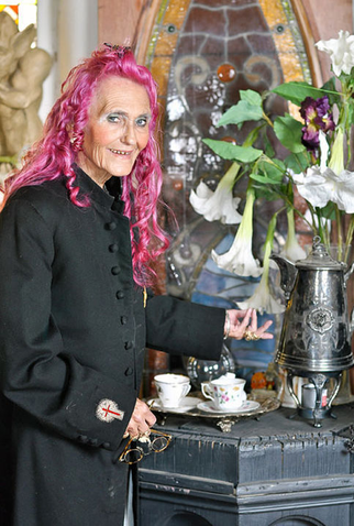 Grandma Goth - 2006 | Filmow