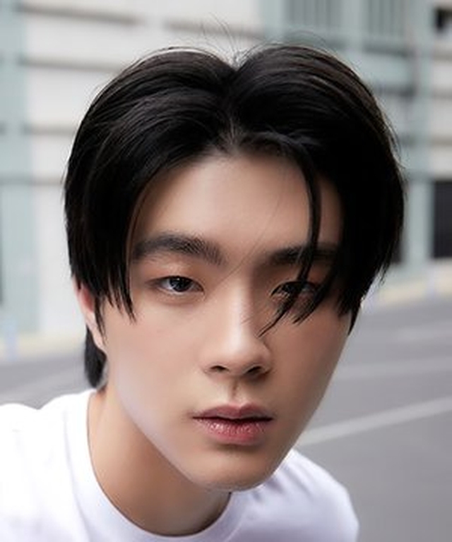 Fotos | Kin Thanachai Sakchaicharoenkul | Artista | Filmow