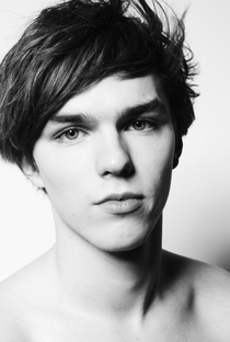 Nicholas Hoult (7 de Dezembro de 1989) | Artista | Filmow