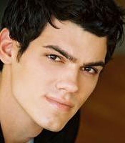 Robert Lenzi | Artista | Filmow