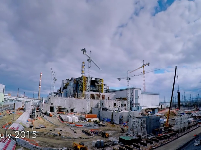 Inside Chernobyl's Mega Tomb - 21 de Dezembro de 2016 | Filmow