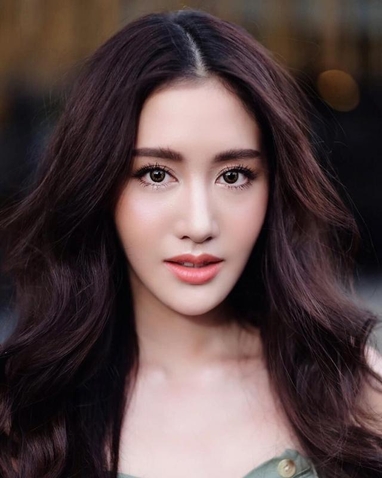 Pimprapa Tangprabhaporn (10 de Outubro de 1992) | Artista | Filmow