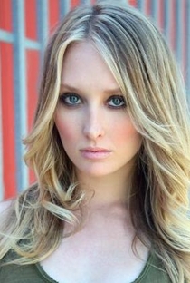 Kayla Radomski (19 de Janeiro de 1991) | Artista | Filmow