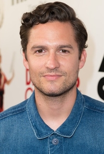 Ben Aldridge (12 de Novembro de 1985) | Artista | Filmow