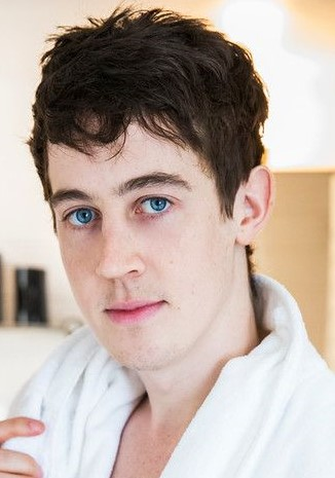 Alex Sharp (2 de Fevereiro de 1989) | Artista | Filmow