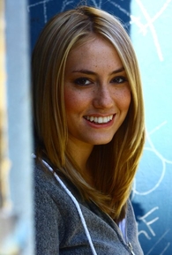 Zoe Sloane (22 de Janeiro de 1988) | Artista | Filmow