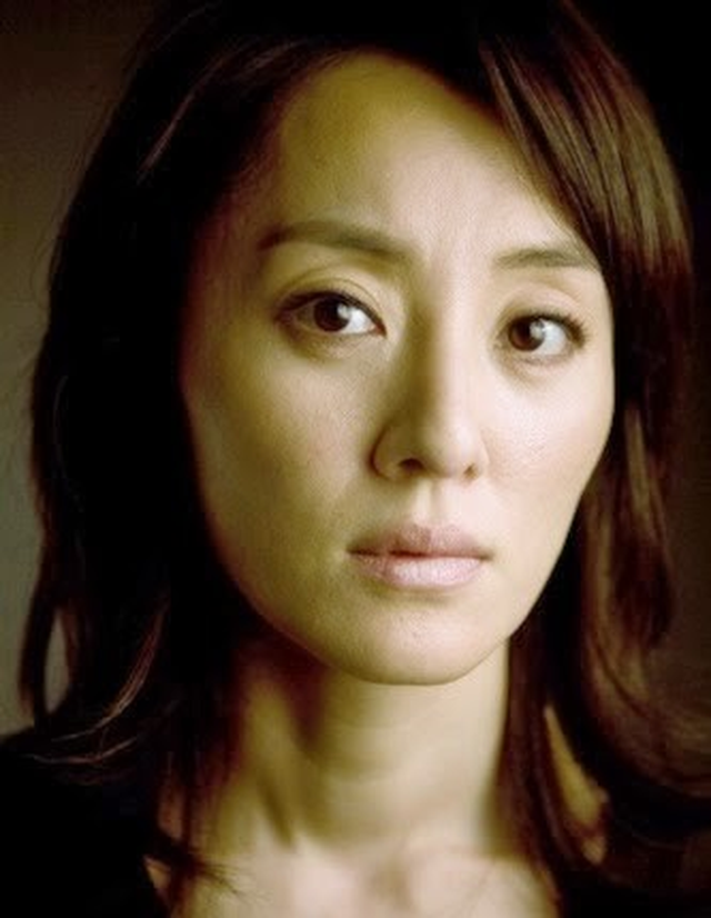 Fotos | Yoon Da-Kyung | Artista | Filmow