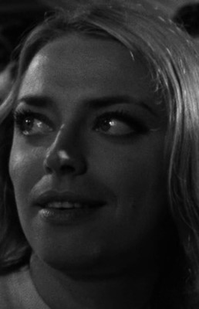 Fotos | April Olrich | Artista | Filmow