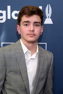 Elliot Fletcher | Artista | Filmow