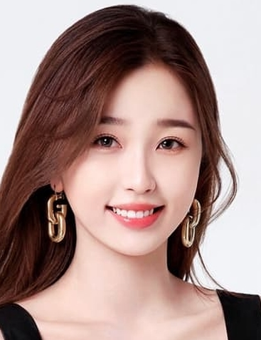 Esther Yu (18 de Dezembro de 1995) | Artista | Filmow