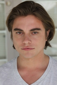 Maximillian Roeg (21 de Outubro de 1985) | Artista | Filmow