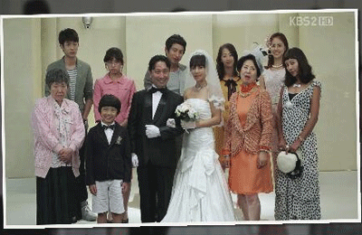 Shut Up Family - 2012 | Filmow