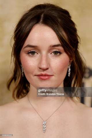 Kaitlyn Dever Familia Moderna