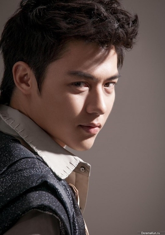 Prin Suparat (19 de Março de 1990) | Artista | Filmow