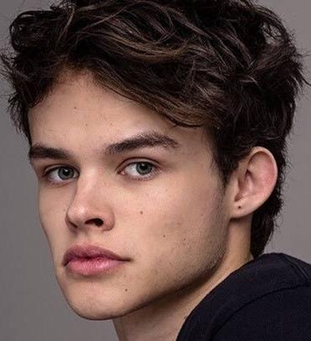 Curran Walters (16 de Janeiro de 1998) | Artista | Filmow