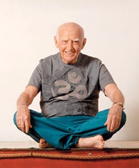 Hérmogenes, Professor e Poeta do Yoga - 19 de Julho de 2015 | Filmow