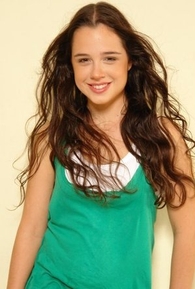 Julia Bernat | Artista | Filmow