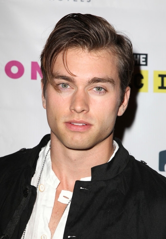 Pierson Fode (6 de Novembro de 1991) | Artista | Filmow