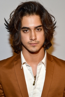 Avan Jogia (9 de Fevereiro de 1992) | Artista | Filmow
