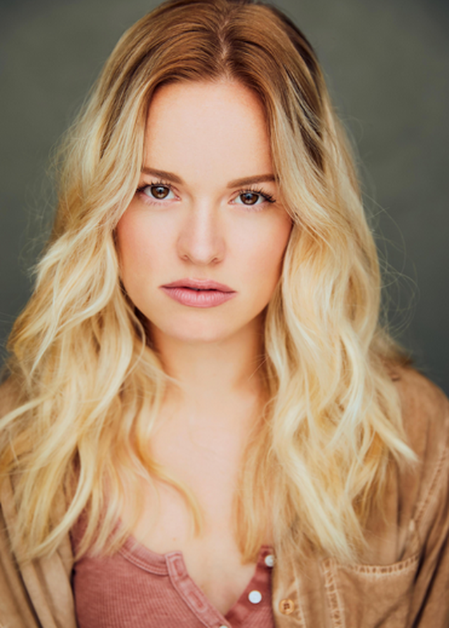 Fotos | Emily Topper (II) | Artista | Filmow