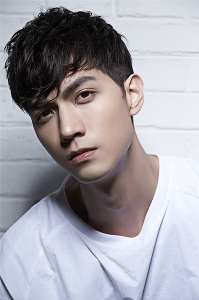 Fotos | Ren Yan Kai | Artista | Filmow