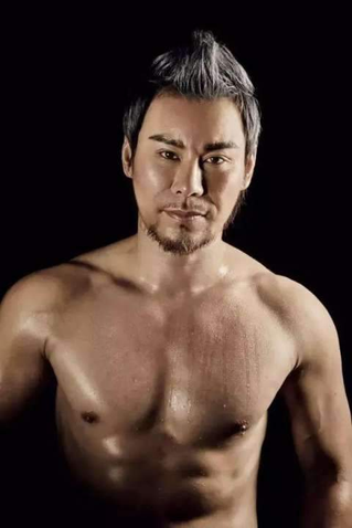 Zhou Zhong | Artista | Filmow