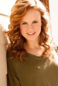 Mackenzie Lintz (22 de Novembro de 1996) | Artista | Filmow