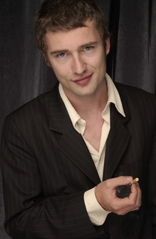 Karl Geary (31 de Maio de 1972) | Artista | Filmow