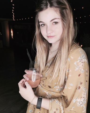 Megan Raich (11 de Julho de 1997) | Artista | Filmow