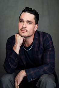 Sam Woodhams | Artista | Filmow