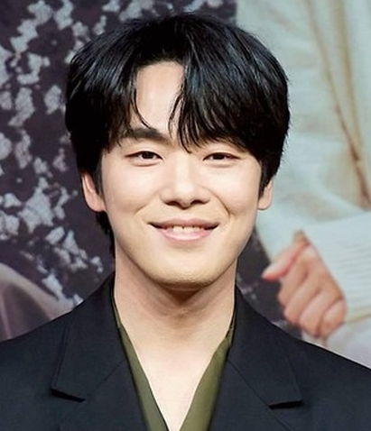 Kim Jeong Hyeon (5 de Abril de 1990) | Artista | Filmow