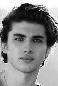 Charlie Evans | Artista | Filmow