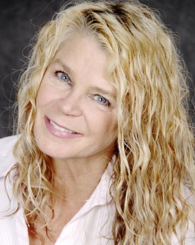 Fotos | Kristine DeBell | Artista | Filmow