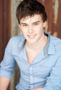 Mitchell Hope | Artista | Filmow