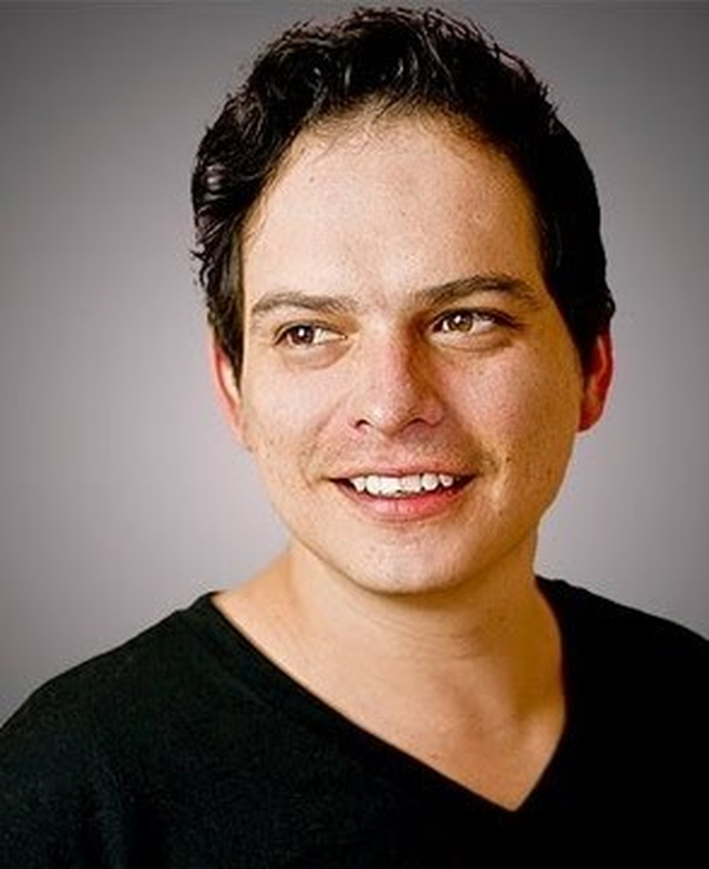 Fotos | Julio César Álvarez | Artista | Filmow