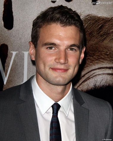 Alex Russell (IX) (11 de Dezembro de 1987) | Artista | Filmow