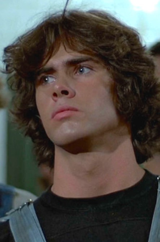 Konrad Sheehan | Artista | Filmow