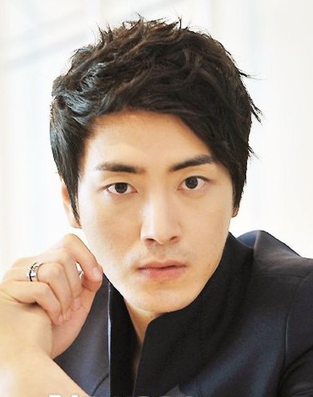Fotos | Lee Joon Hyuk | Artista | Filmow