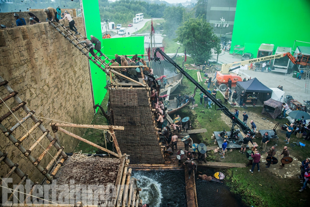 [HISTÓRIA EM SÉRIES] Vikings | O Cerco de Paris (845 e 885) | Notícias ...