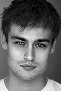 Douglas Booth (9 de Julho de 1992) | Artista | Filmow