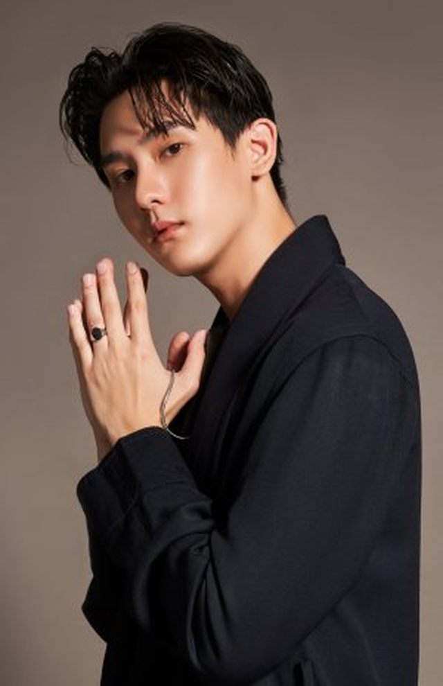 Fotos | Book Kasidet Plookphol | Artista | Filmow