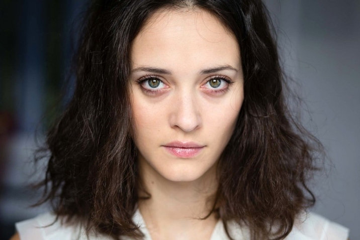 Anne Serra (18 de Maio de 1988) | Artista | Filmow