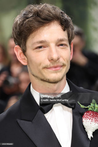 Mike Faist (5 de Janeiro de 1992) | Artista | Filmow
